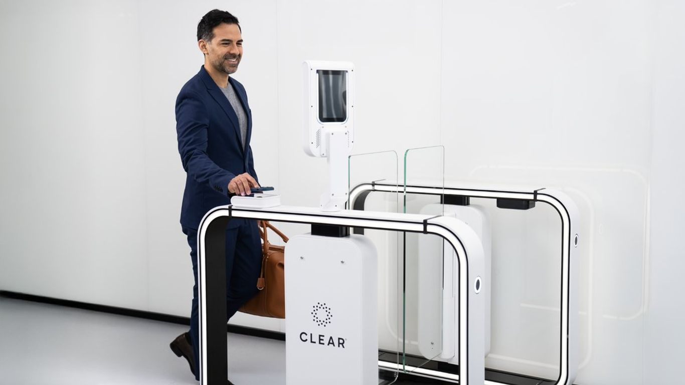 TSA and Clear Launch New E-Gates at Airport Security Checkpoints