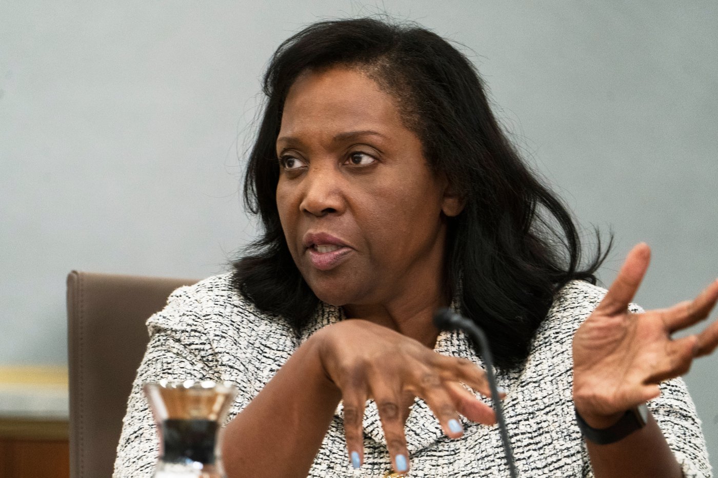 Trump calls on Federal Reserve official to resign after official ...