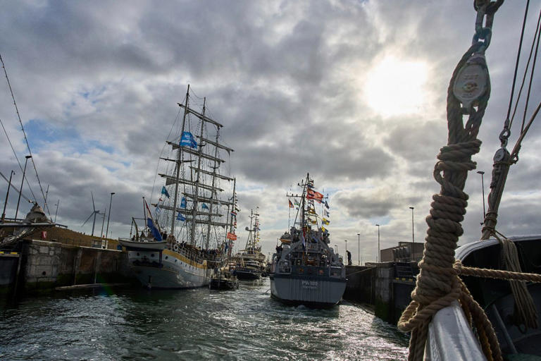 Historic tall ships arrive in Amsterdam for tenth edition of maritime ...