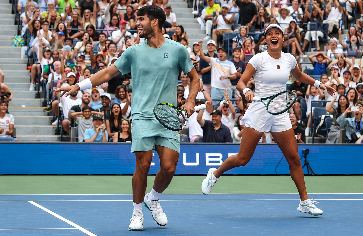 Carlos Alcaraz, Emma Raducanu lose in first round of U.S Open mixed ...