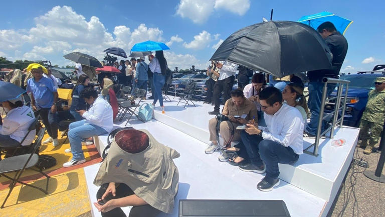 LIVE 25 OASIS FAN STORE POP-UP, NYC