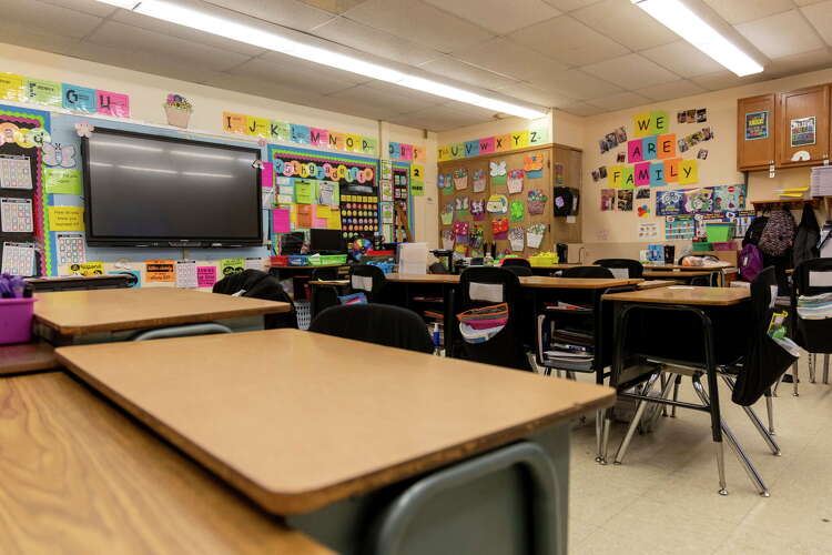 Texas schools must hold off on Ten Commandments posters, judge rules