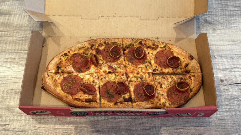 Review: Pizza Hut's Crafted Flatzz Are Tasty But Not Craveworthy