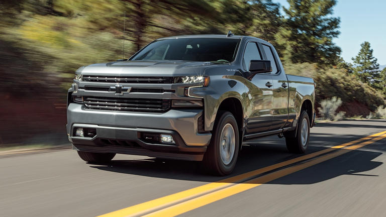 Chevrolet Colorado vs. Silverado: Is Chevy’s Smallest Pickup Better ...
