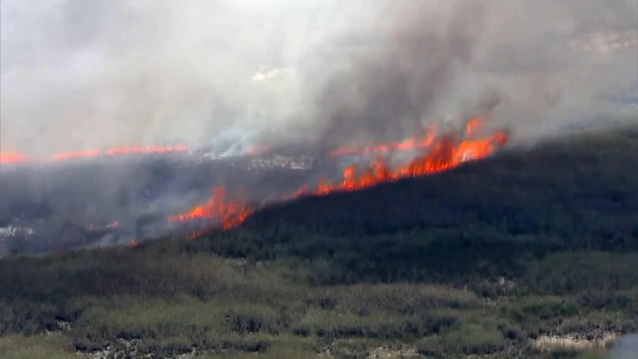 Brush fires in Florida Everglades send smoke across South Florida