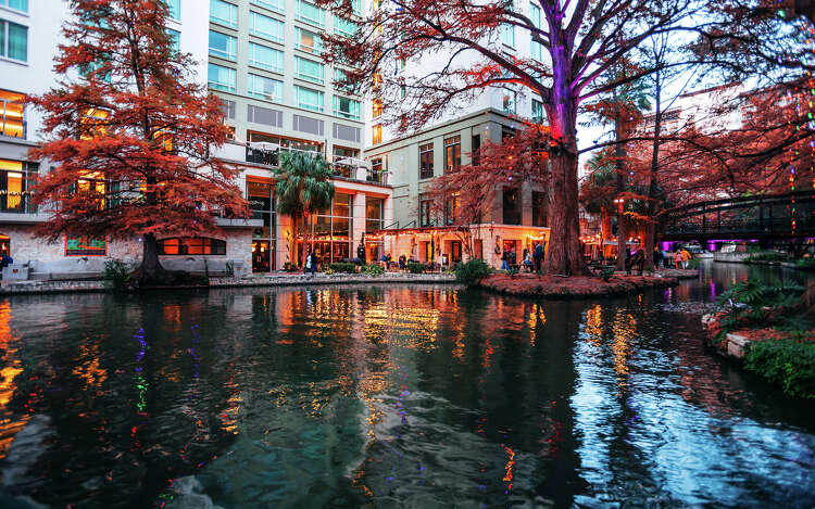 When does fall 2025 begin? Here's what to expect when the leaves turn brown