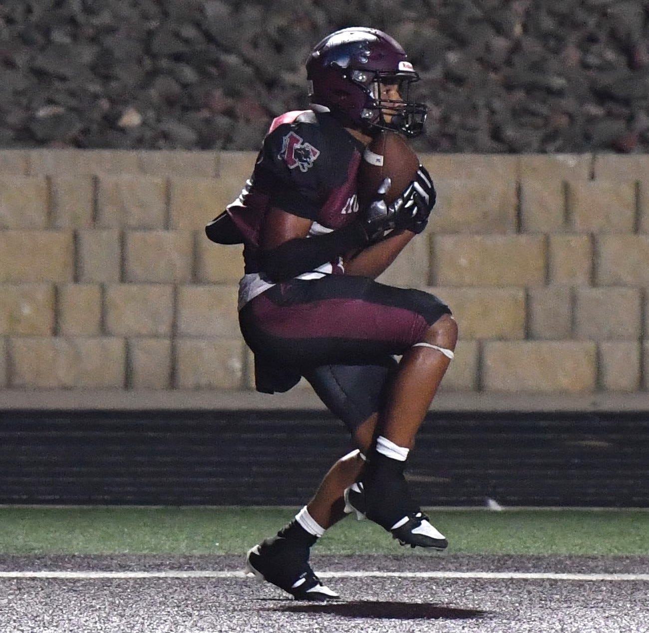 High school football preview: Vernon unleashes dual-threat Ty Scott in ...