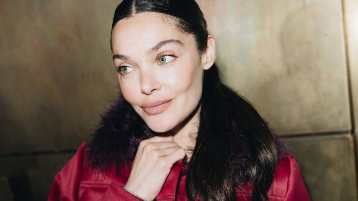 Los mejores looks de fiesta de Ana Rujas, la española de “En el barro ...