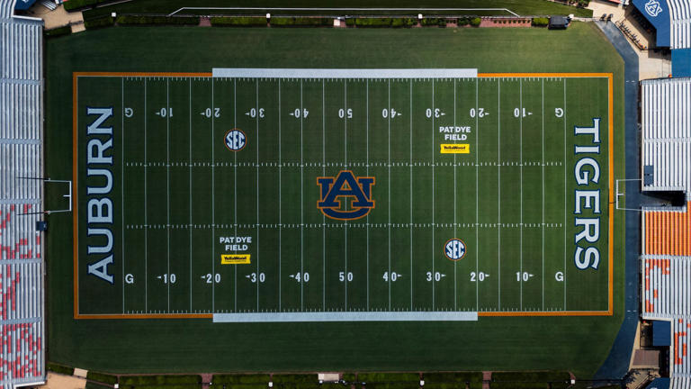 Auburn football to display Pat Dye Field marking, sponsorship logo in 5 ...