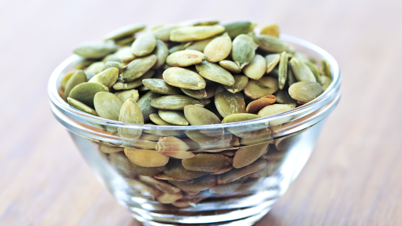 10 health benefits of consuming 5 soaked pumpkin seeds daily