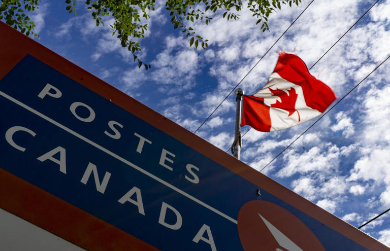 Canada Post union tables new offers seeking higher wages