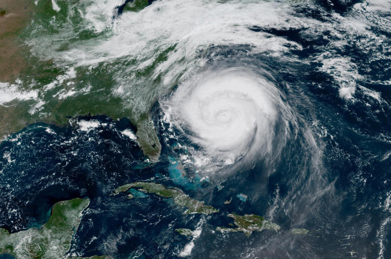 Hurricane Erin in NY: See storm tracker, livestream and more updates