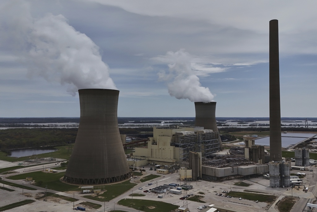 Scientists, advocates blast EPA plan to undo climate finding