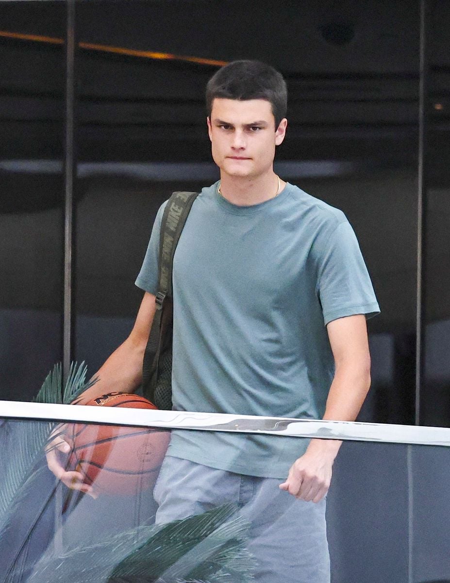 Tom Brady's son hangs out with his mom at the US Open: 'Traditions'