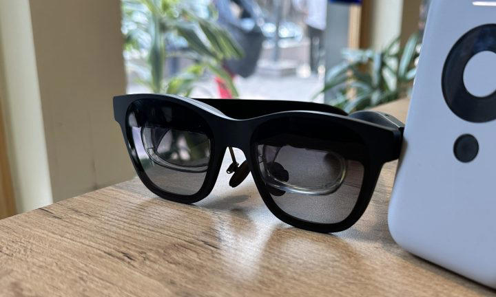 Meta smart glasses with a built-in display might cost as much as an iPhone