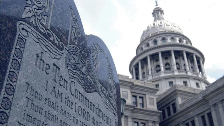 Federal judge temporarily blocks Texas law requiring Ten Commandments in public schools