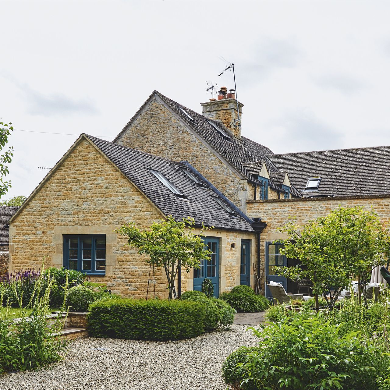 A dilapidated cottage gets an incredible transformation