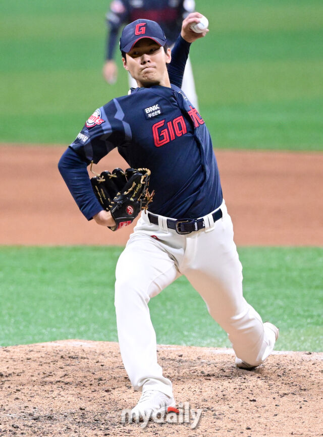 "아무것도 아닌 것에서… 많이 아쉽다" 타선도 안 터지는데, 155km 좌완 파이어볼러 말소→초비상의 롯데 [MD잠실]