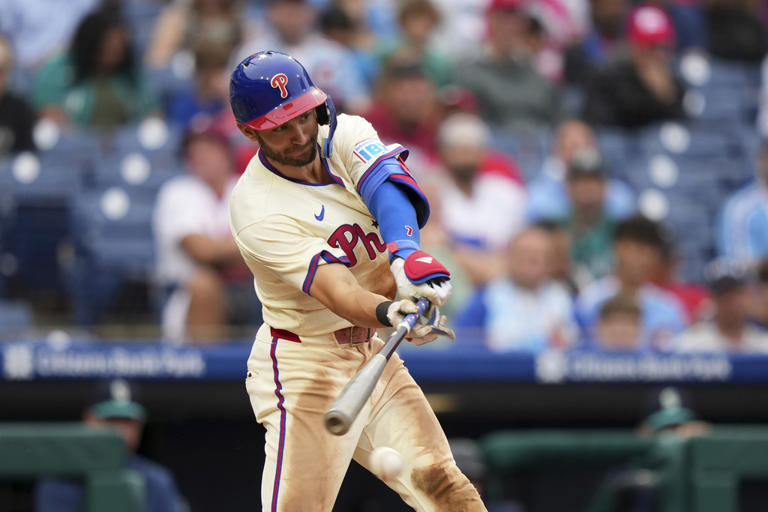 Turner’s 5-hit day, Schwarber’s power lead Phillies to sweep of Mariners