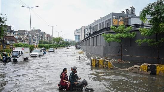 GB Nagar: Admin asks depts to be on high alert for rains, flooding