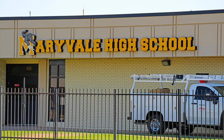 Teen charged with murder in Maryvale High School stabbing of Michael ...