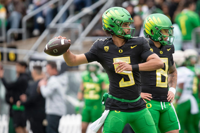 Oregon football's QB competition going strong. Who is the frontrunner ...