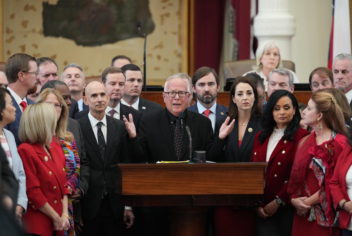 Texas’ redistricting map continues advancing as Republicans try to pick ...