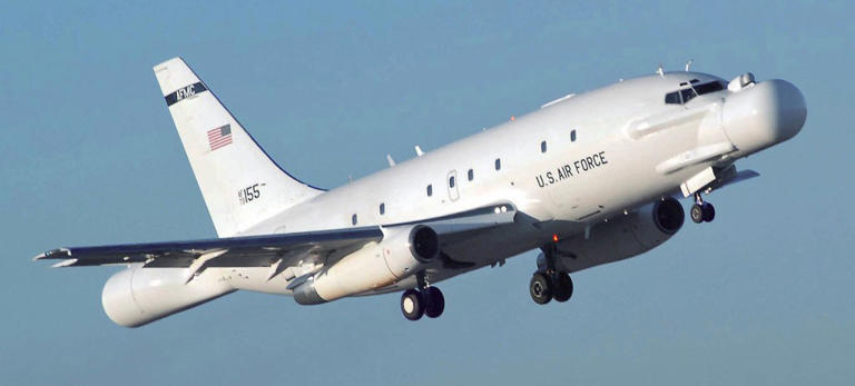 Secret Air Force jet spotted flying over Area 51 by plane-obsessed ...