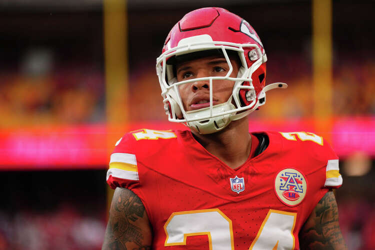 49ers reportedly trade for Chiefs wide receiver as injury concerns worsen