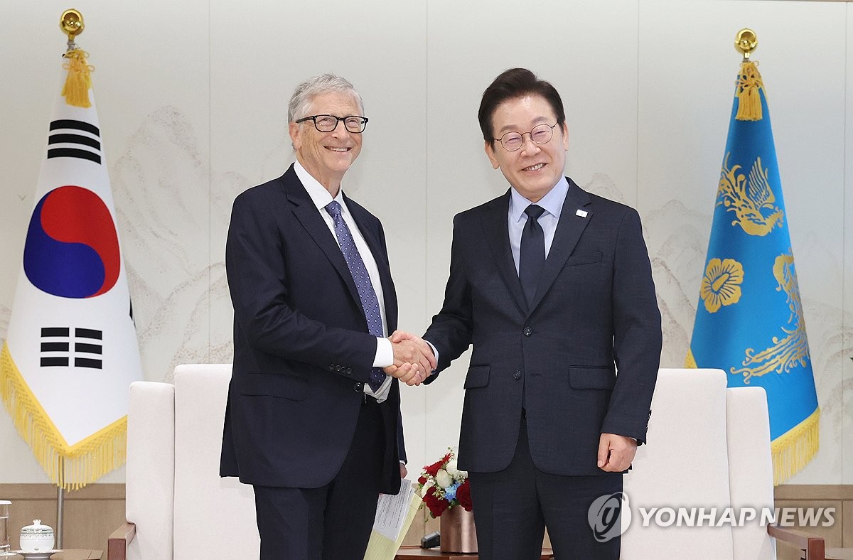 Lee discute avec Bill Gates de coopération dans des initiatives ...