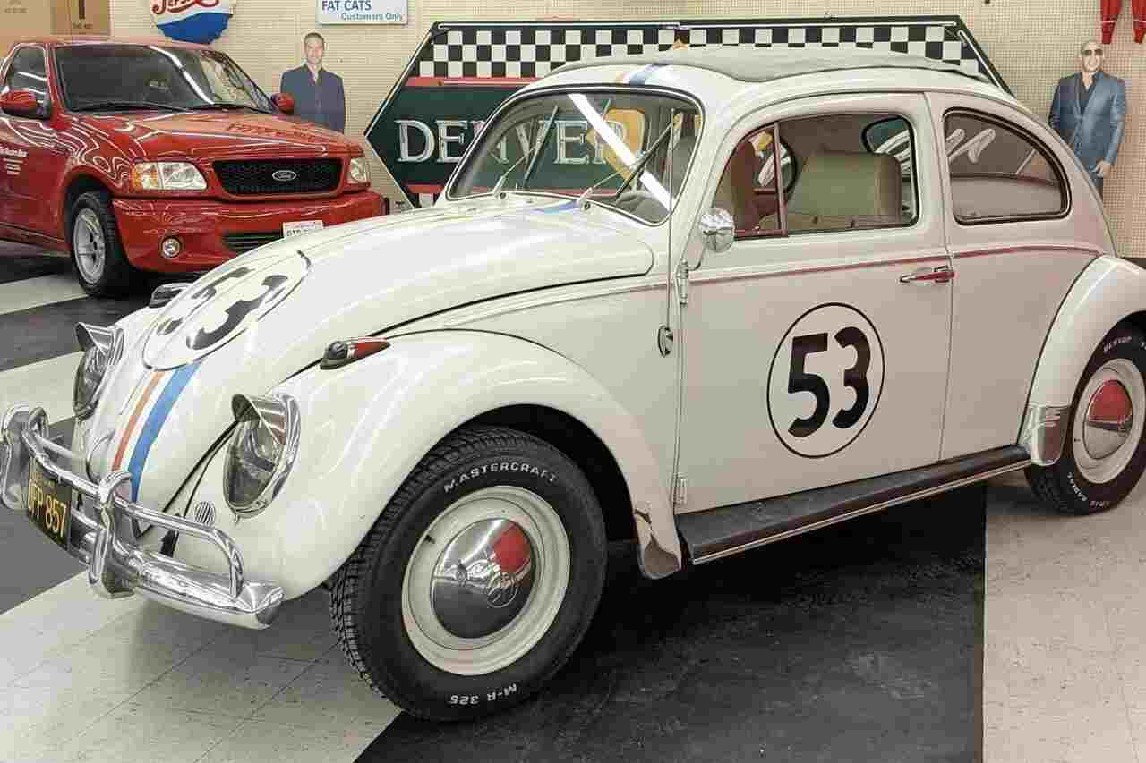 Das Kino-Auto-Museum setzt Dutzende von Autos, die in klassischen Filmen verwendet wurden, zum ...