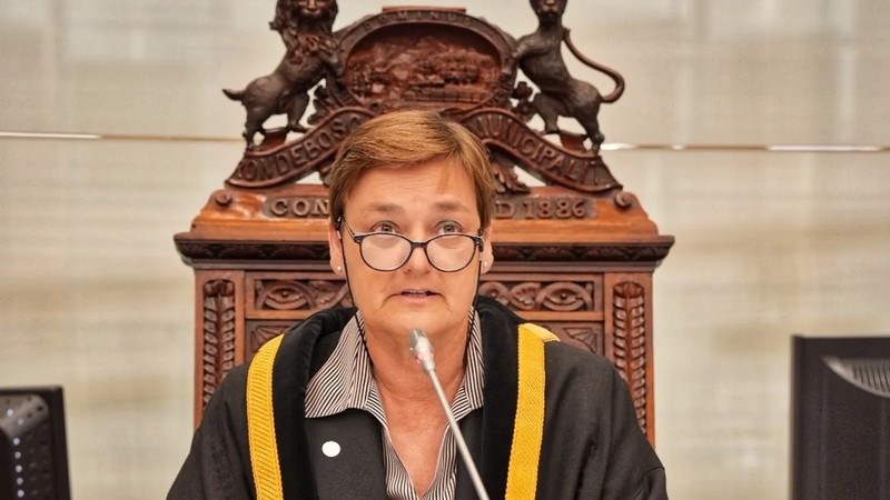 Call for motion of no-confidence against Felicity Purchase