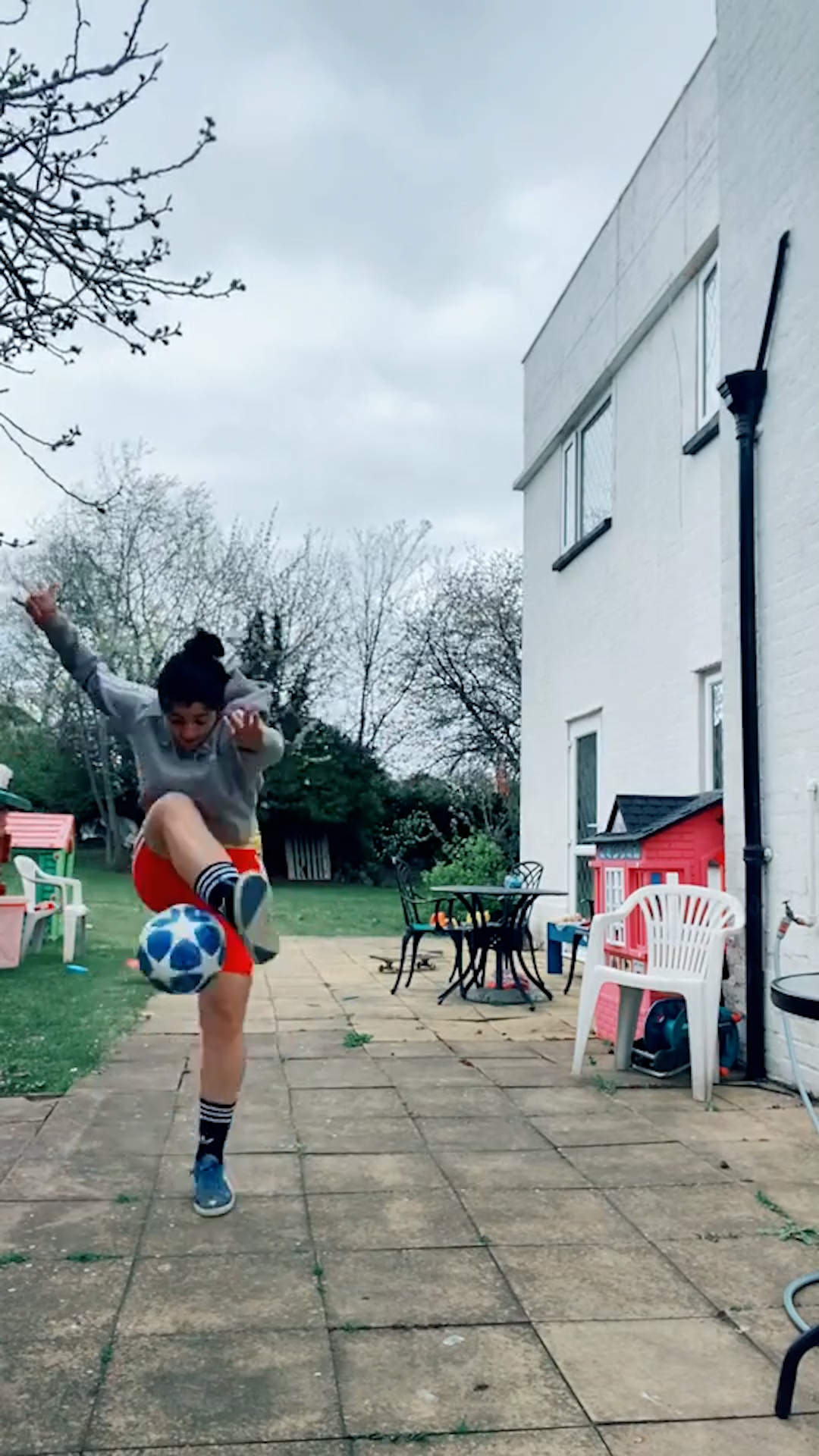 Freestyle Ball Juggling Technique – Soccer