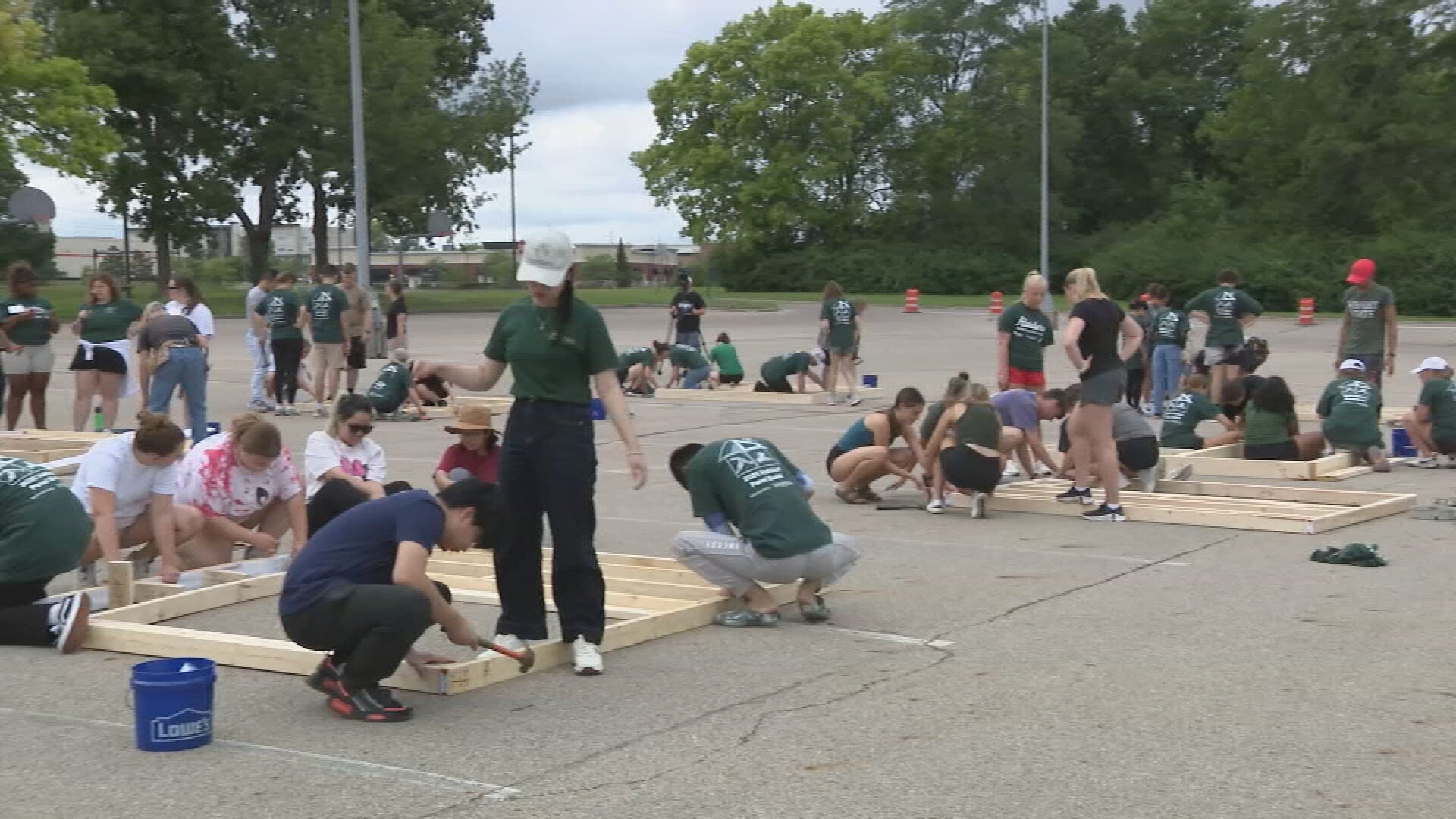 Dozens of WSU students trading class lectures for hammers with Habitat ...