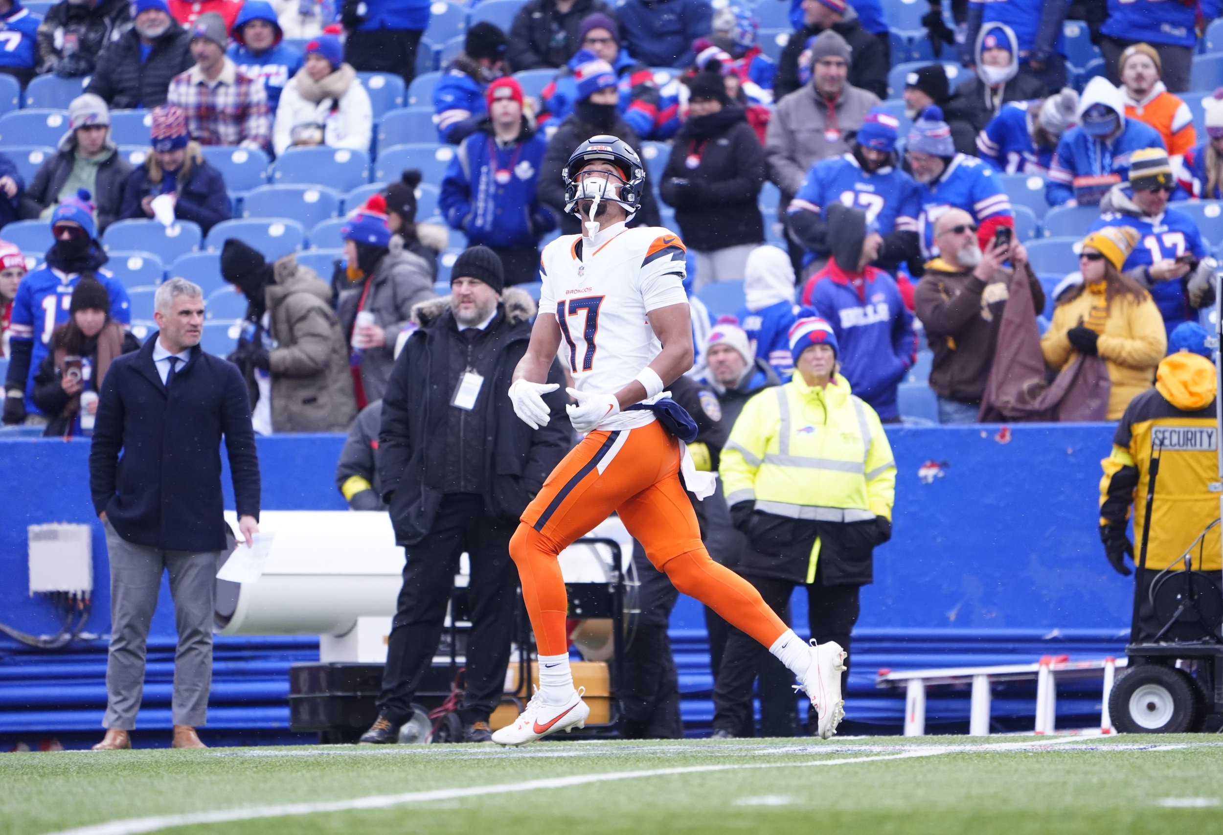 Broncos pull off stunning trade with Sean Payton's former team