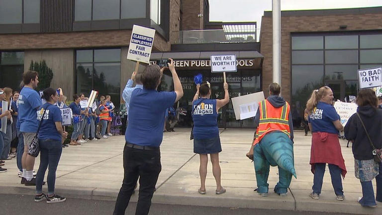 Evergreen Public Schools delays start of 2025-26 year amid union talks