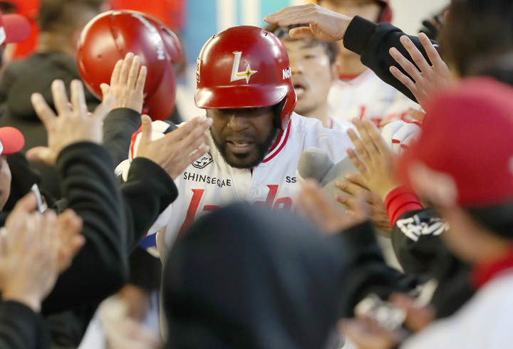 '이제는 3위' SSG, '에레디아 4안타 + 한유섬 3타점' 힘입어 kt 상대 5-3 승