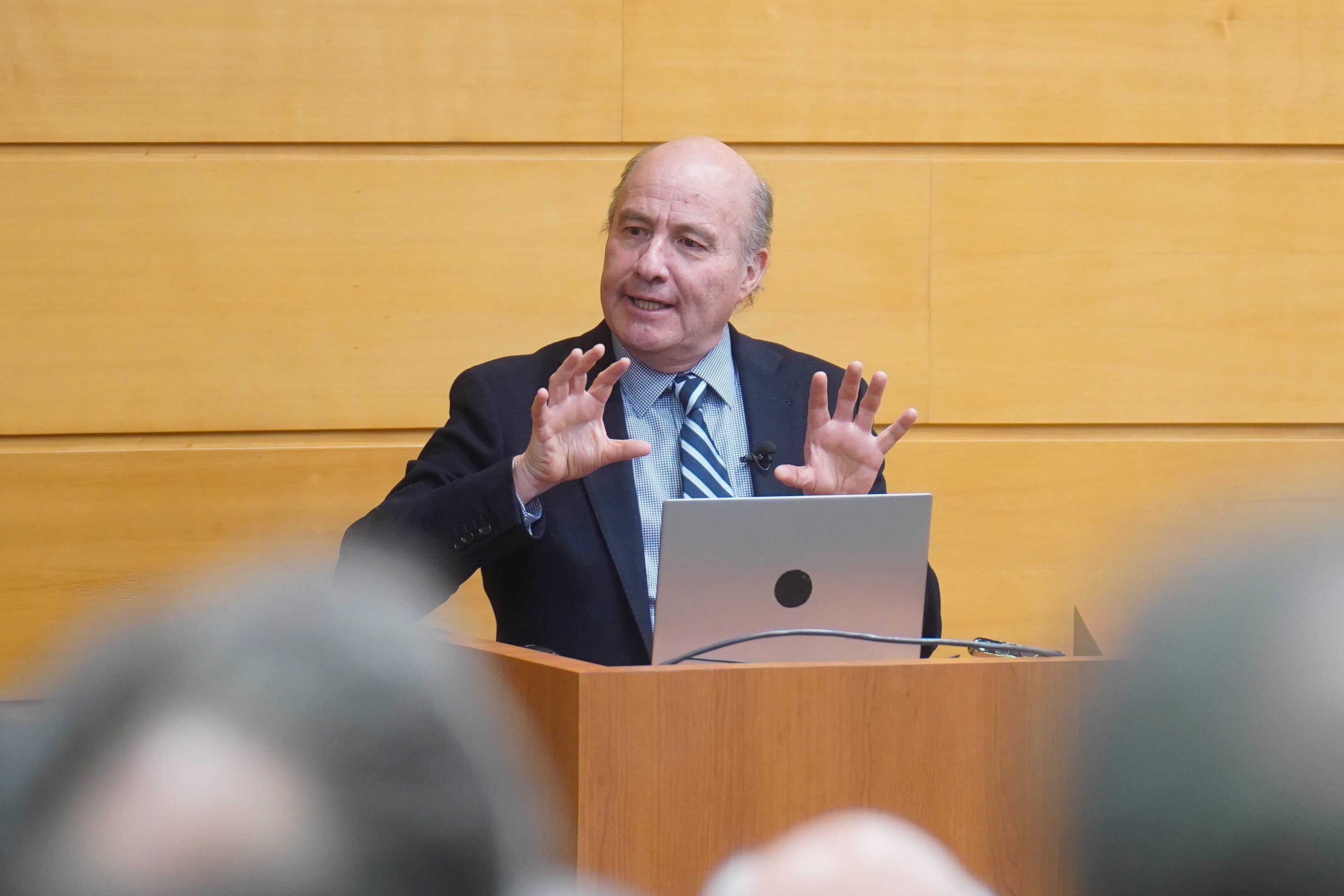 Asesor económico de Kast compromete austeridad fiscal “estricta” y no ...