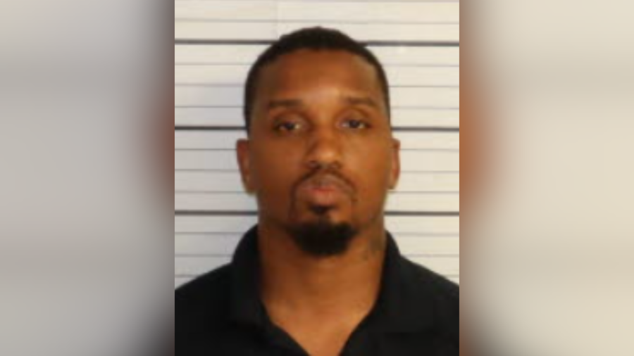 Security guard charged with assault after apartment shooting