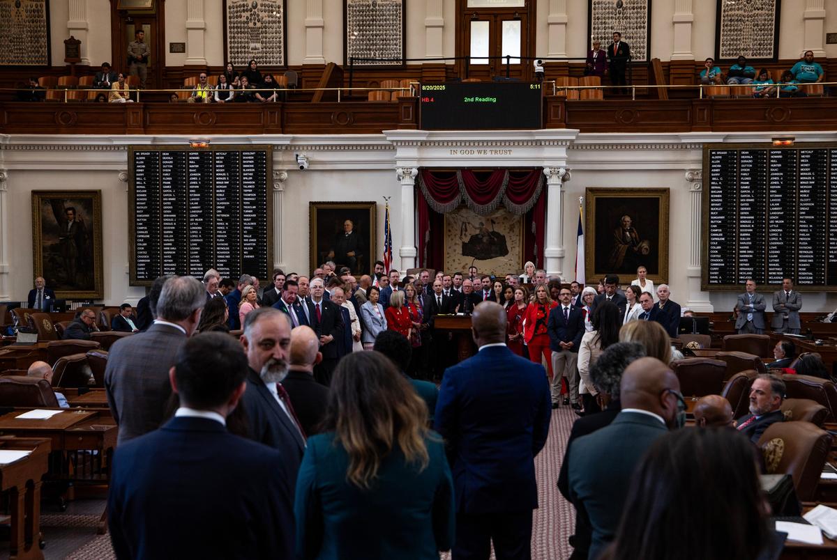 Texas’ redistricting map continues advancing as Republicans try to pick ...
