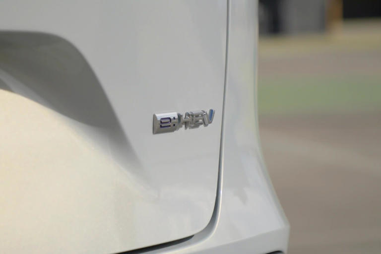 Honda HR-V e:HEV: A small SUV with big city smarts