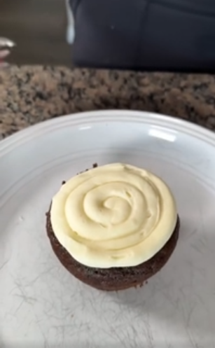 Easy Soda Cakes – Just 2 Ingredients and So Delicious!