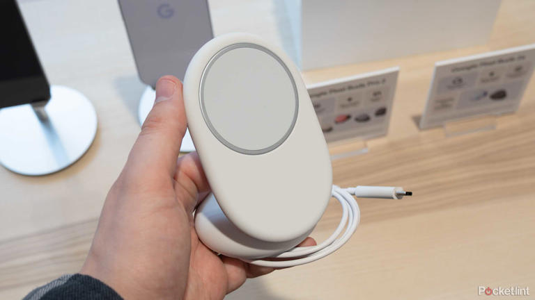 Pixelsnap is Google's answer to MagSafe, and it's a big step forward for Android