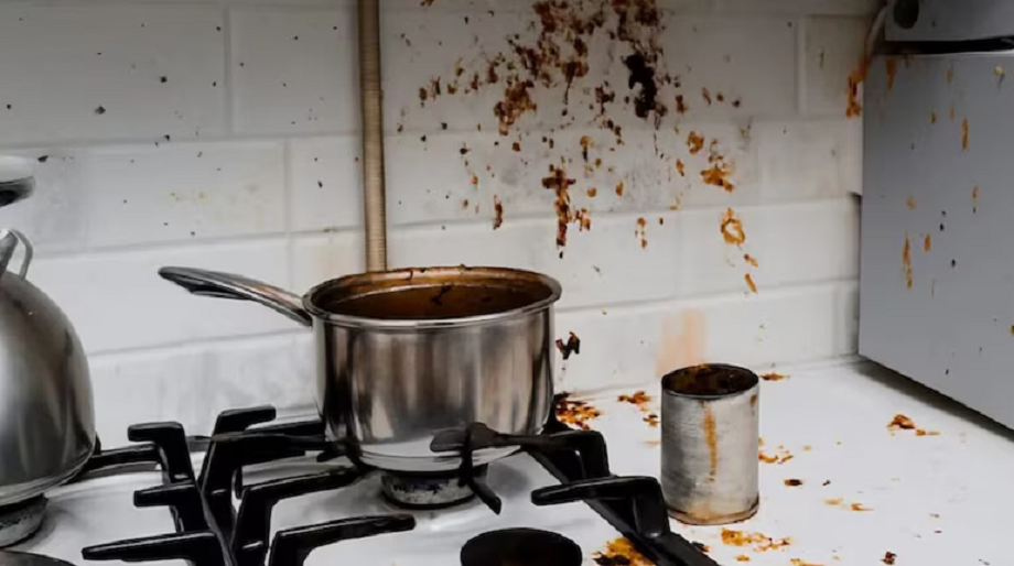 Tips and Tricks: Grease stuck on the kitchen walls will be removed in ...