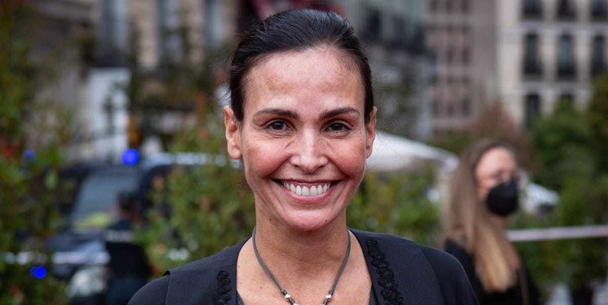 Inés Sastre sorprende con el caftán boho de verano perfecto para estar ...