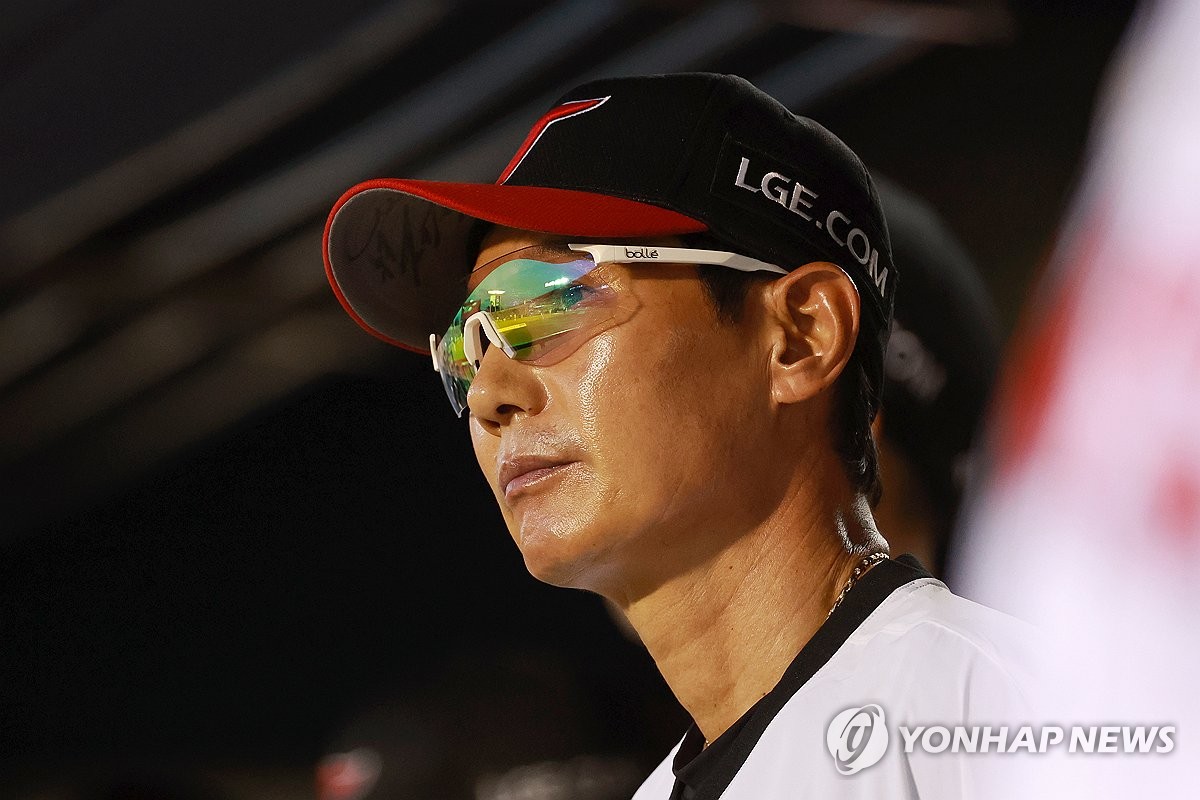 Twins manager calls for tweaks to check-swing challenge system