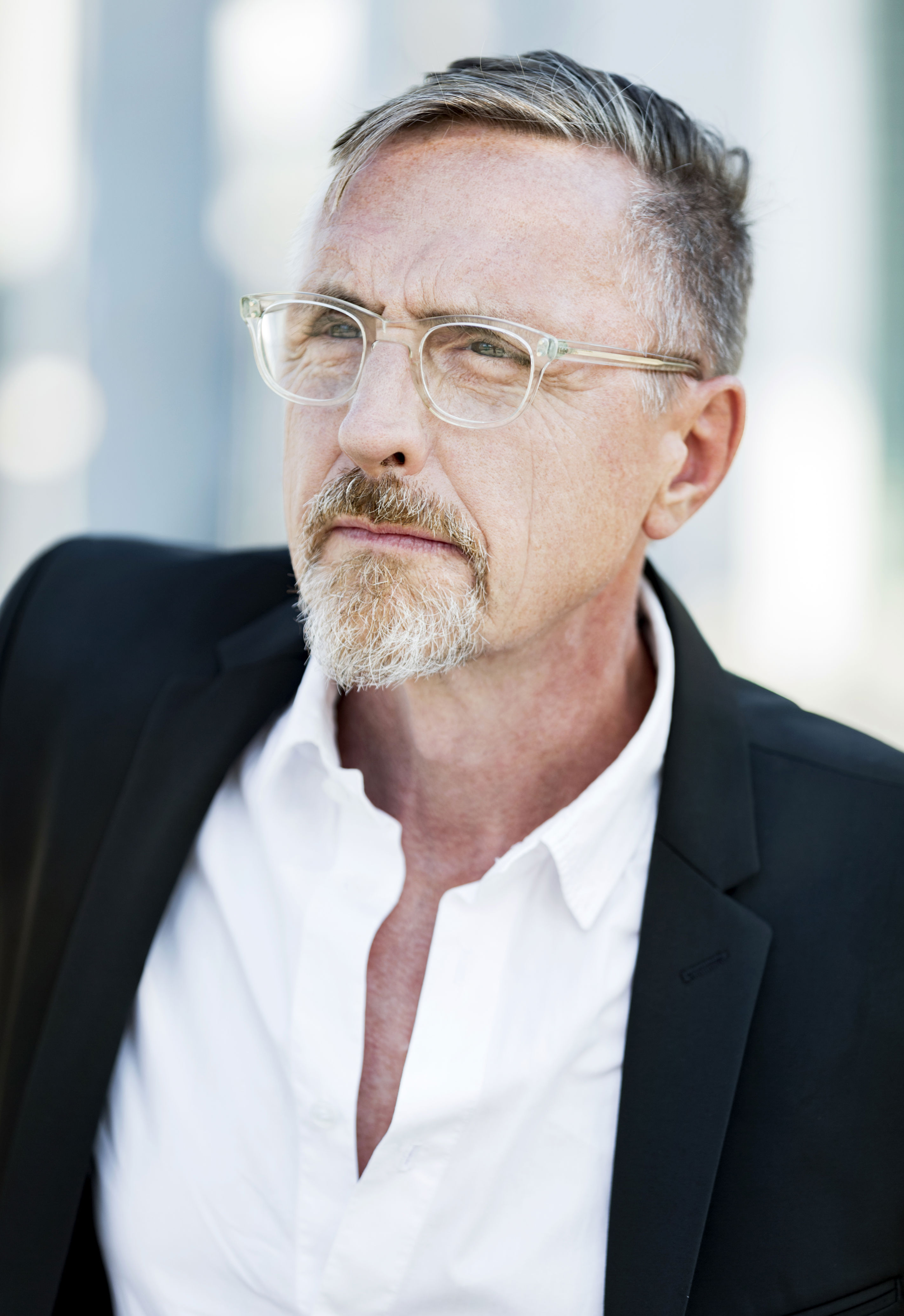 Stylish and Flattering Hairstyles for Older Men