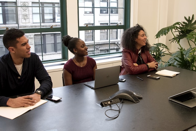 17 Signs You’re Being Benched at the Office