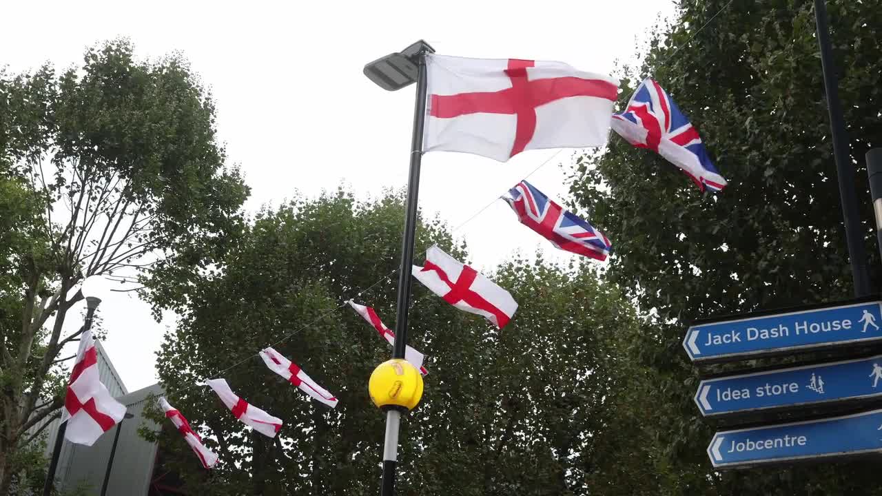 Activists re hang St George's Flags on Isle of Dogs after being removed ...