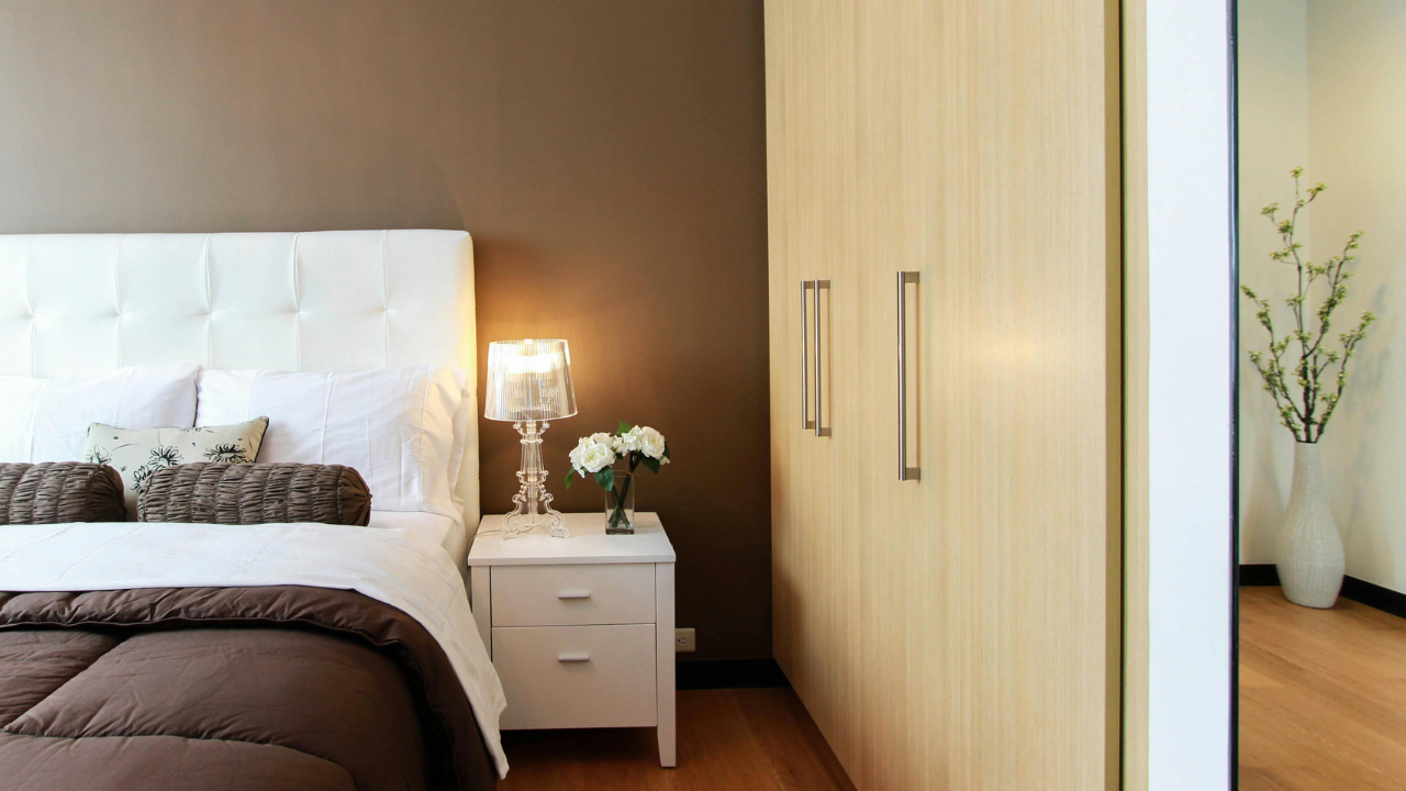 Sleeping With Danger? Harvard Expert Lists 3 Bedroom Items You Shouldn ...